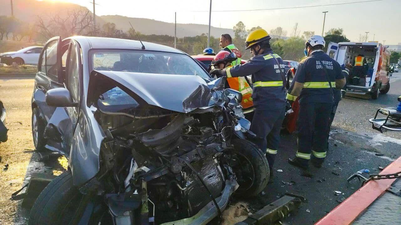 Accidente múltiple en Boulevard Bernardo Quintana provoca bloqueo y ...