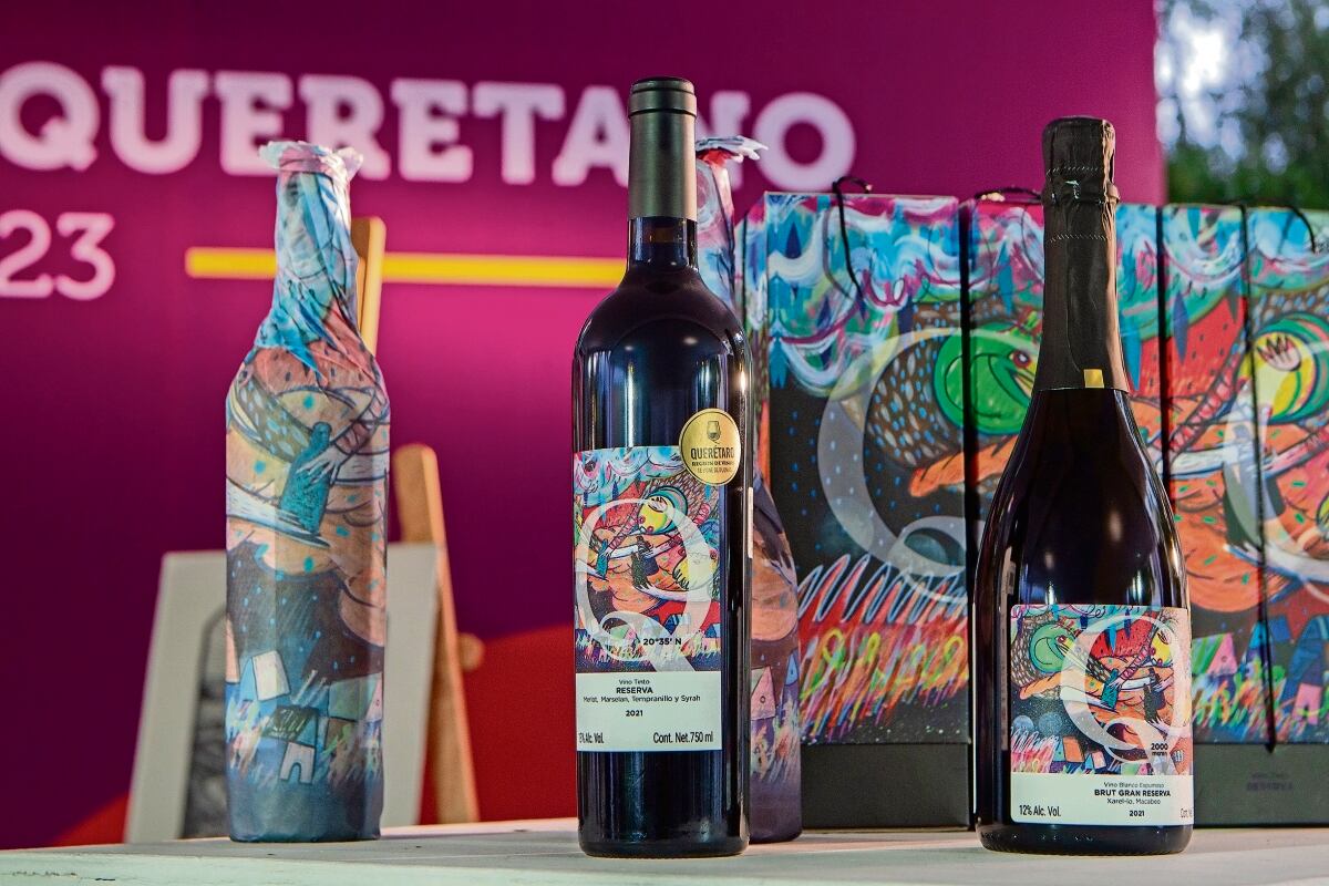 El artista Aper creó la etiqueta de homenaje al Vino Q | Querétaro